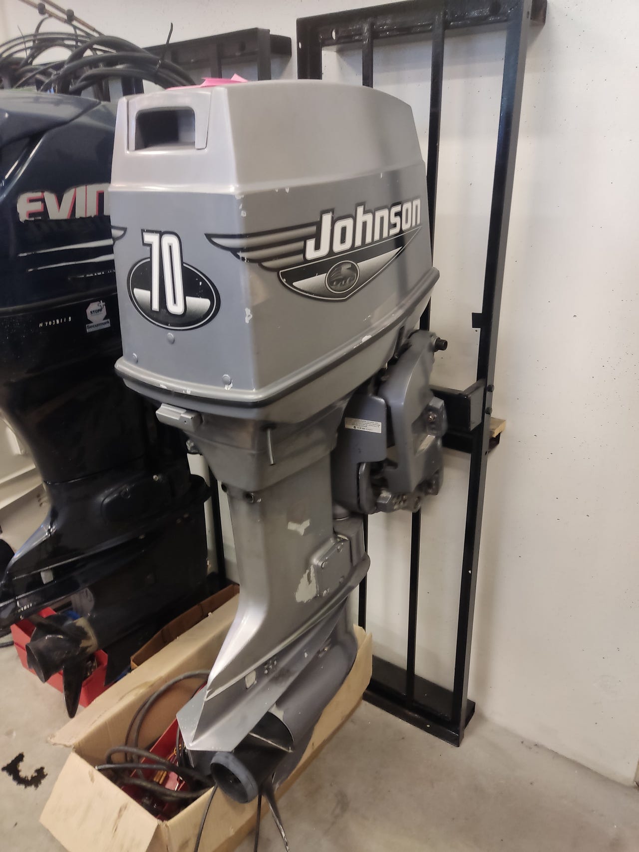 Johnson og Evinrude motorer selges i deler. | FINN-torget