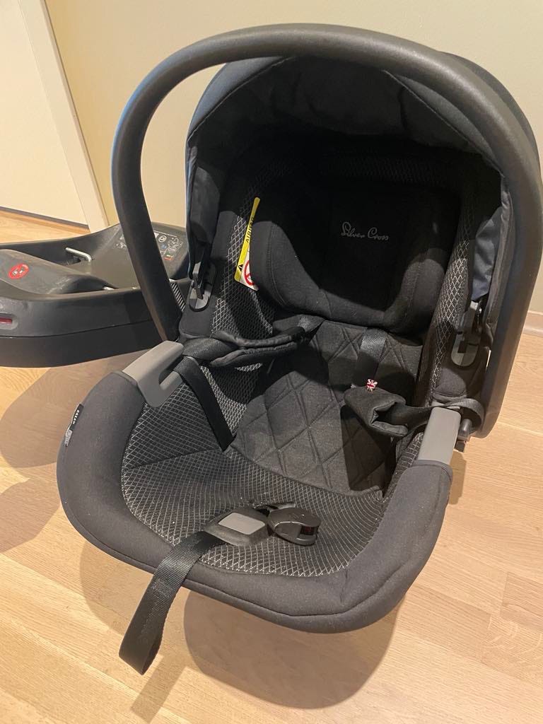 Bilstol baby med isofiks, silver cross babystol med base | FINN-torget