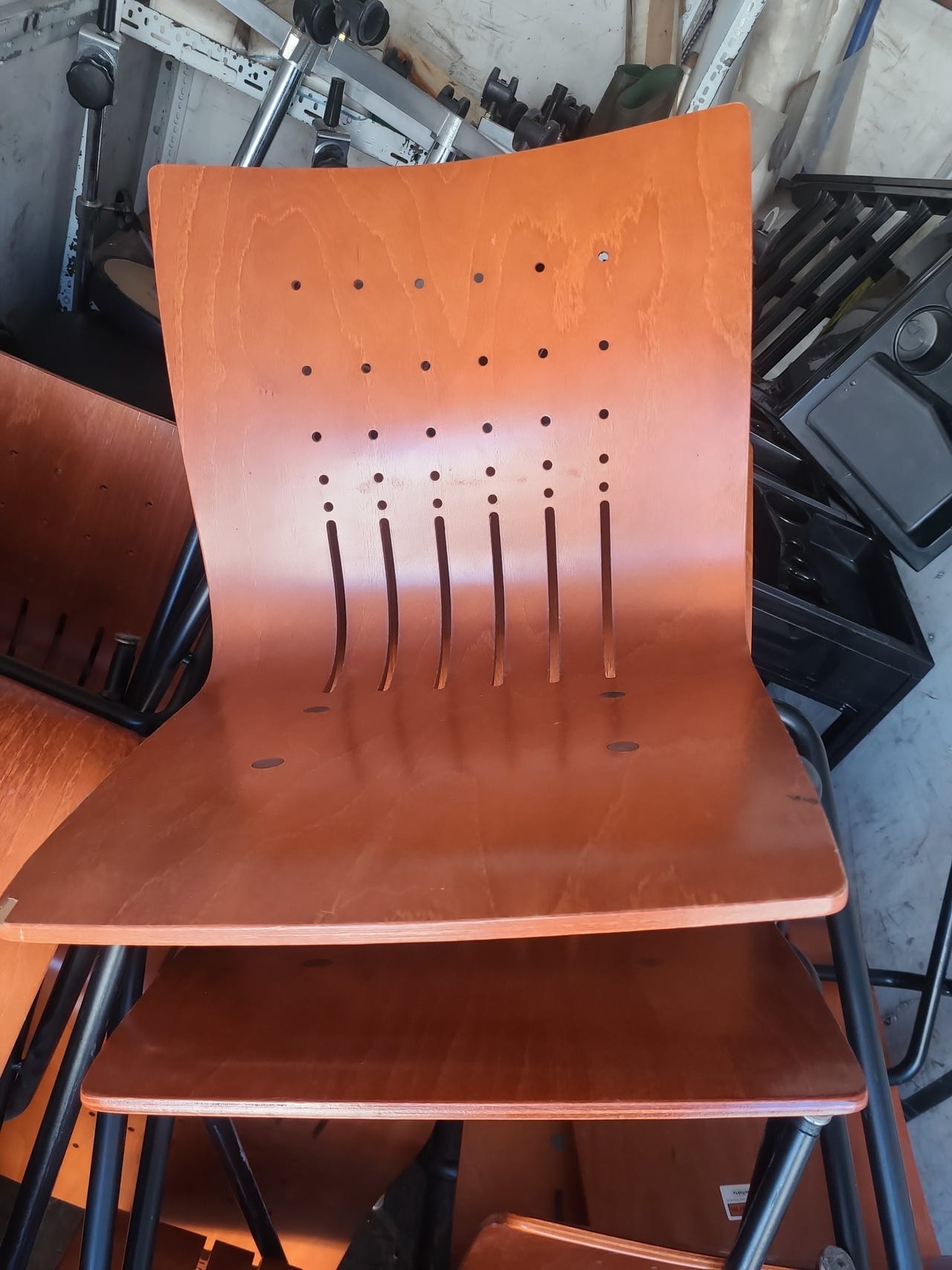 Fora form stoler 15 stk selges samlet 100 kr pr stol | FINN torget