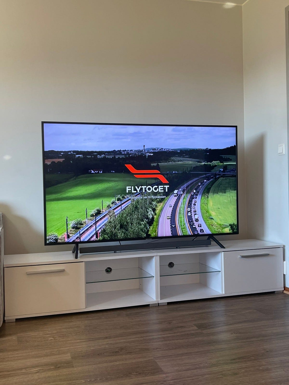 Fint Tv bord | FINN-torget