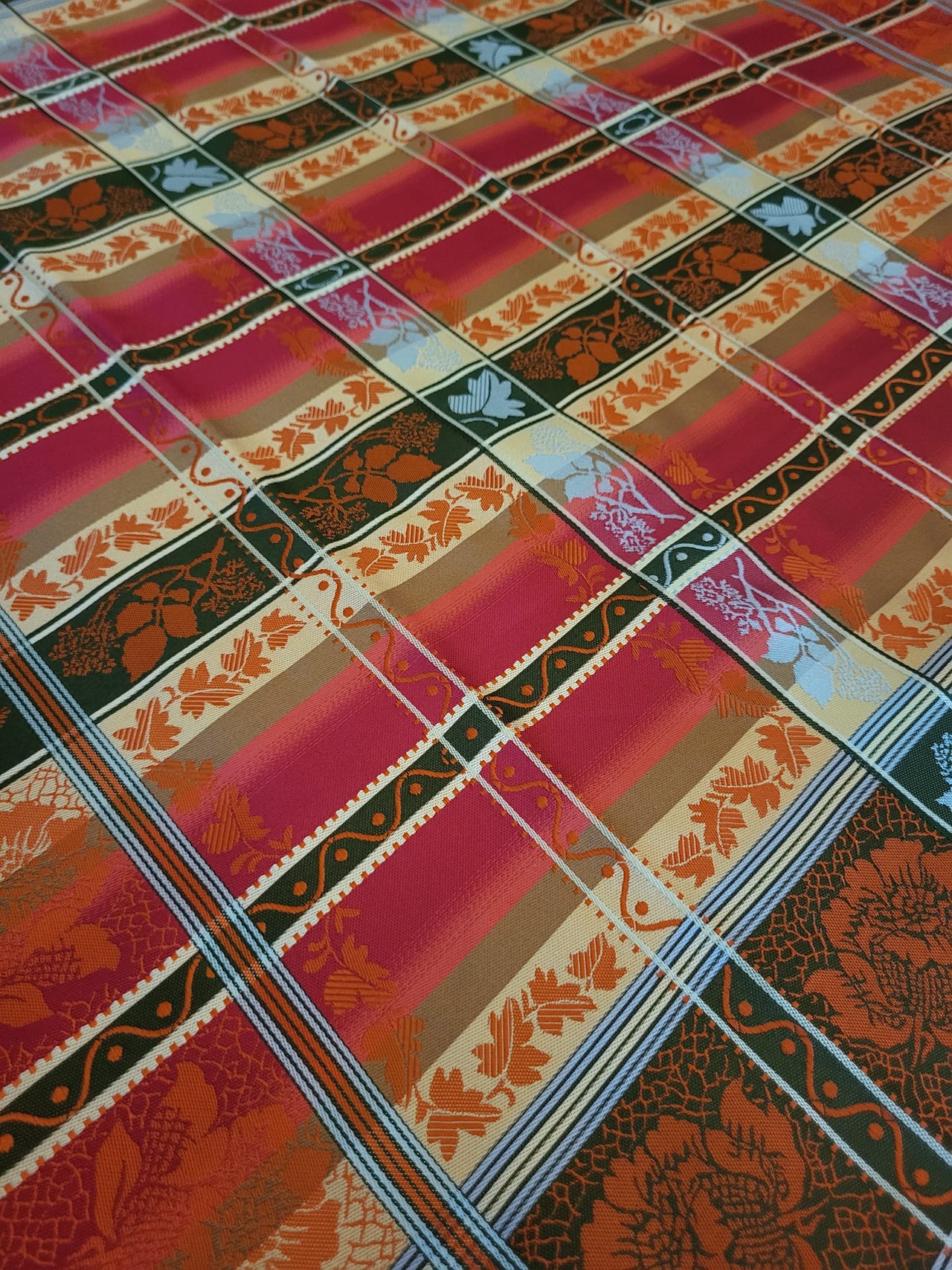 Eufemia silkeskjerf (Tyrihans) | FINN-torget