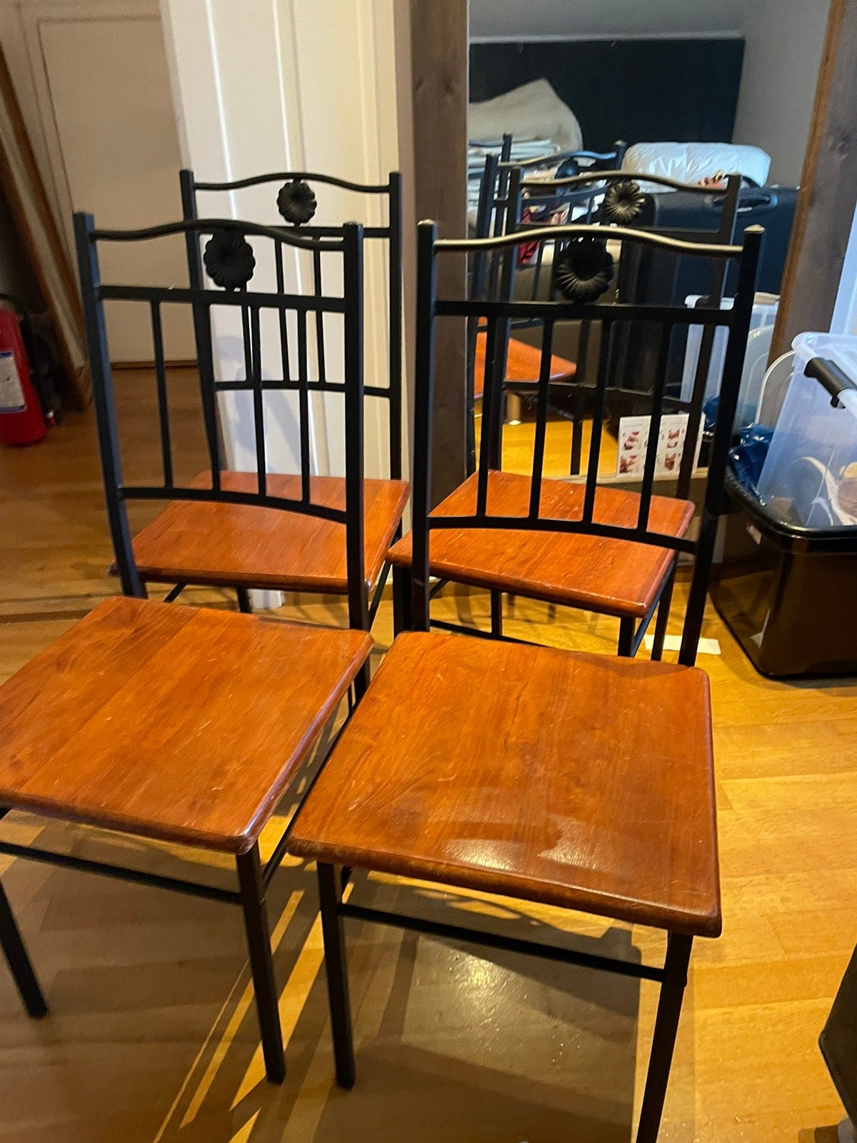 4 stk fine stoler selges! Lite brukt | FINN torget