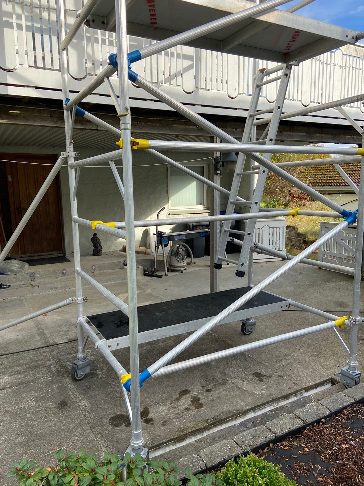 Rullestillas inn til 6,5m + rekkverk | FINN-torget