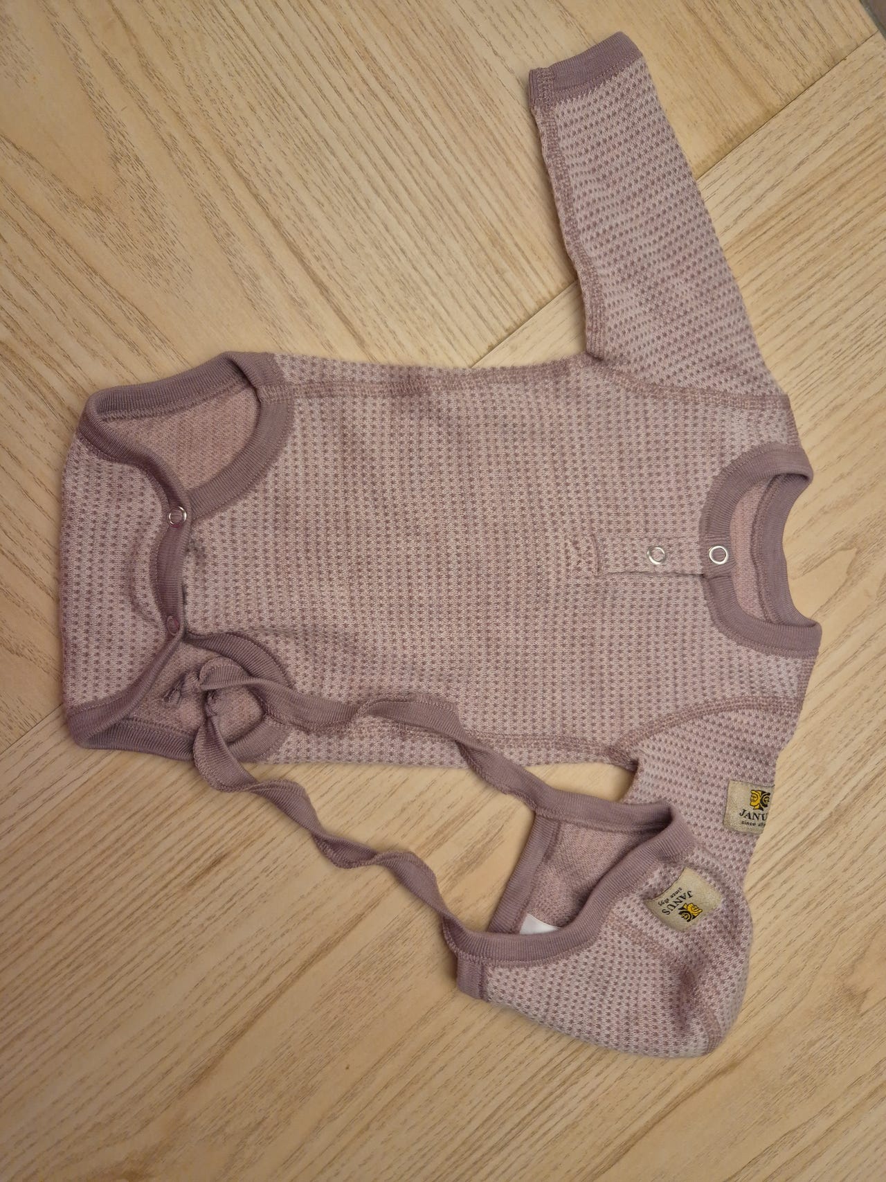 Lilla Janus ullbody og lue str 50 | FINN torget