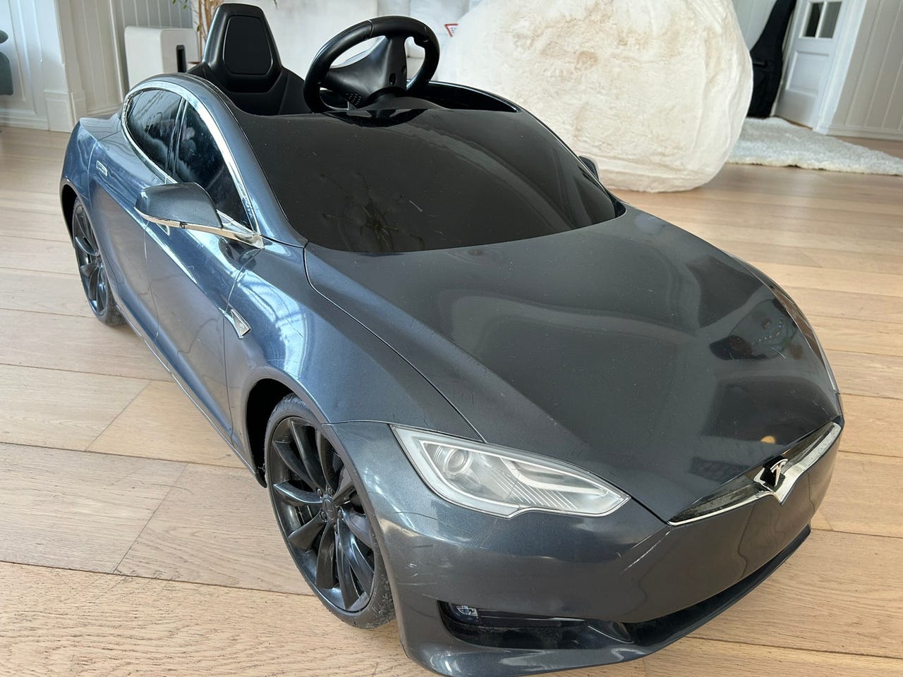 Tesla for barn. Batteridrevet. Radioflyer. | FINN-torget