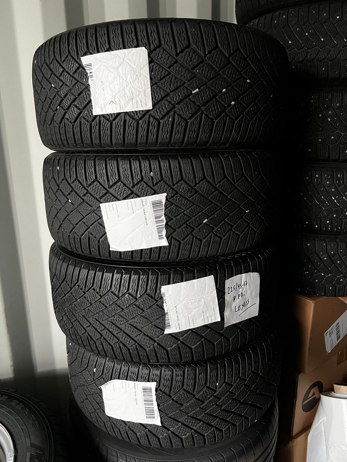 4 stk Continental piggfri 225/45-17 | FINN-torget