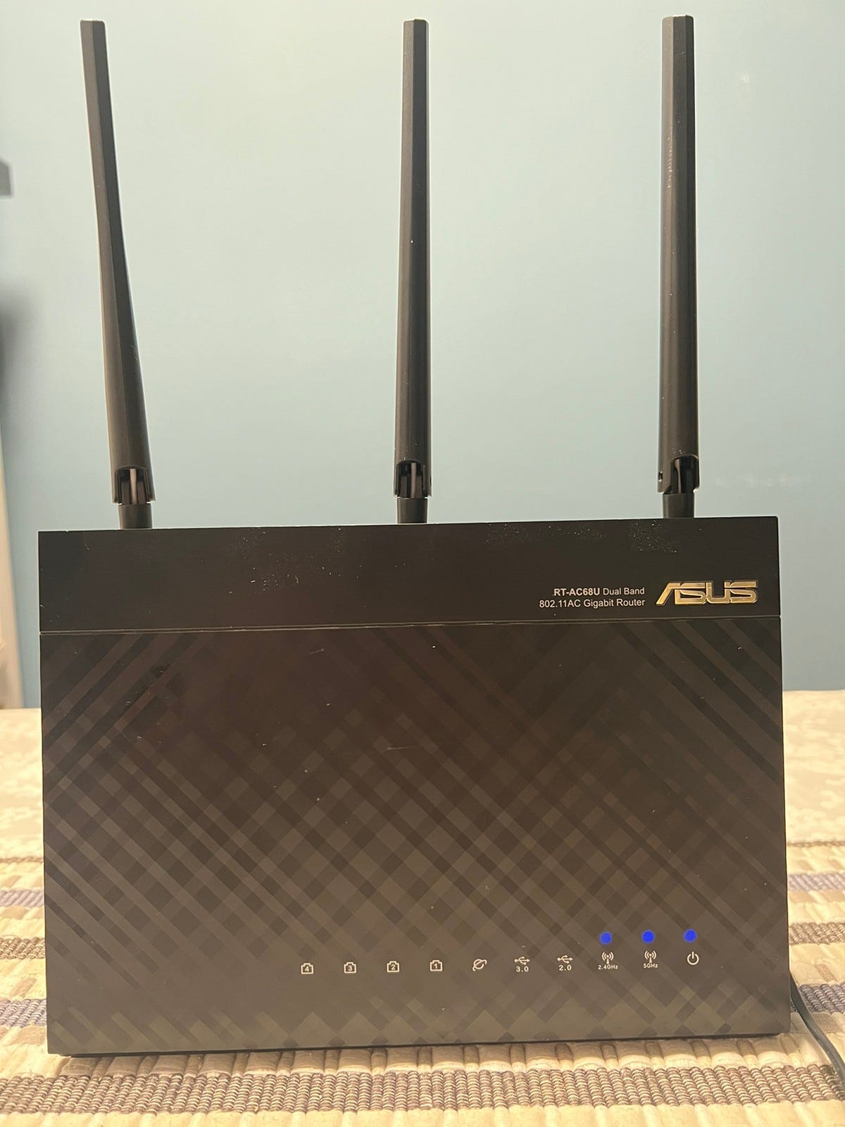 ASUS RT-AC68U Router til salgs | FINN torget