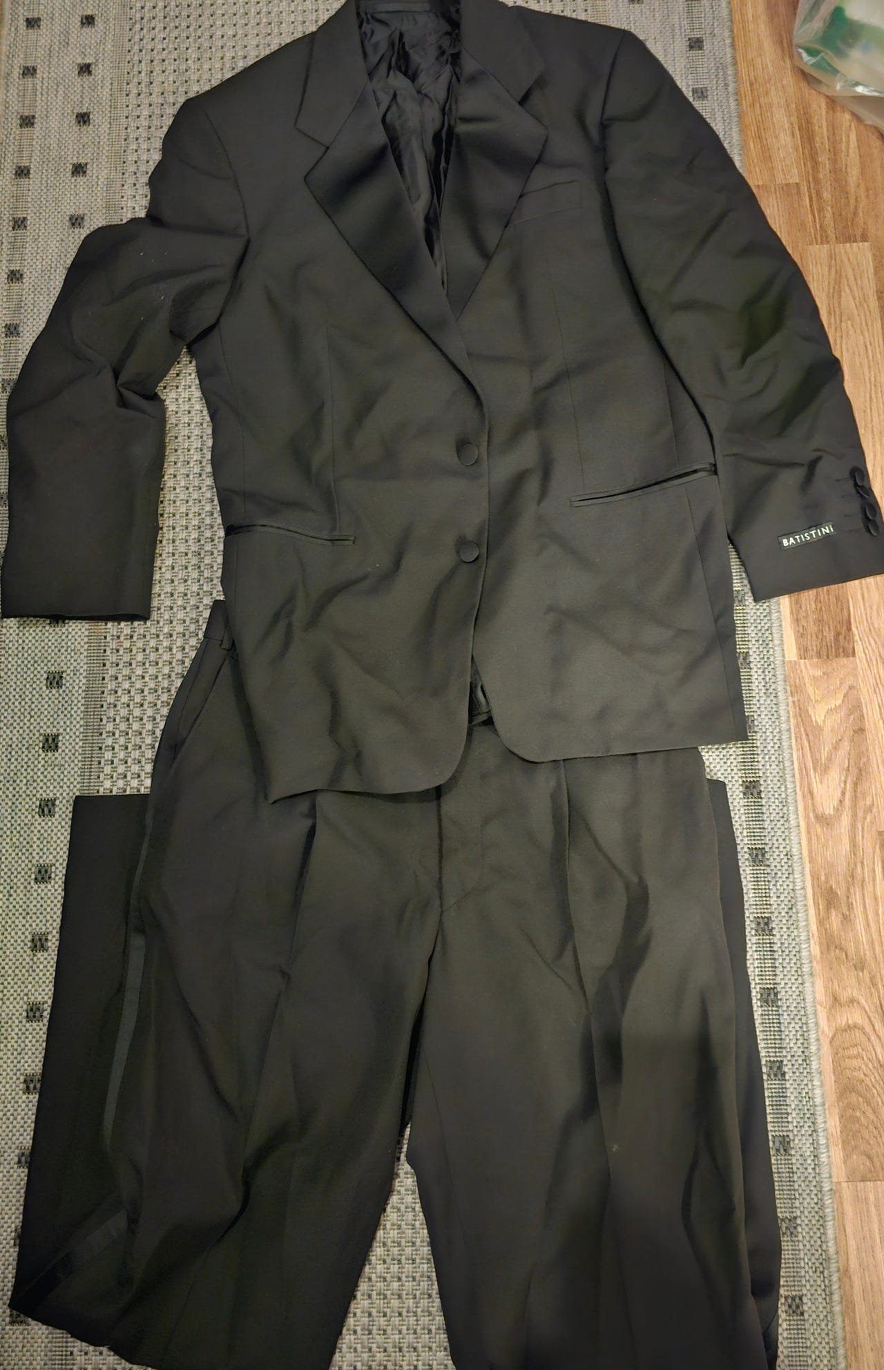 Batistini dress med jakke og bukse | FINN torget