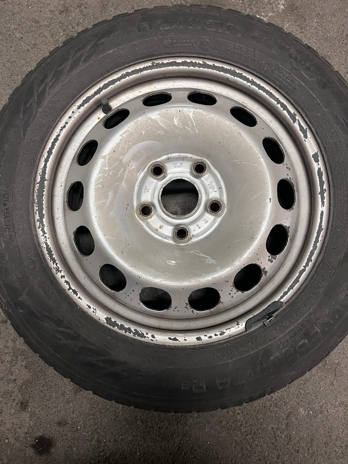 Piggfri komlett hjul til salgs | FINN torget