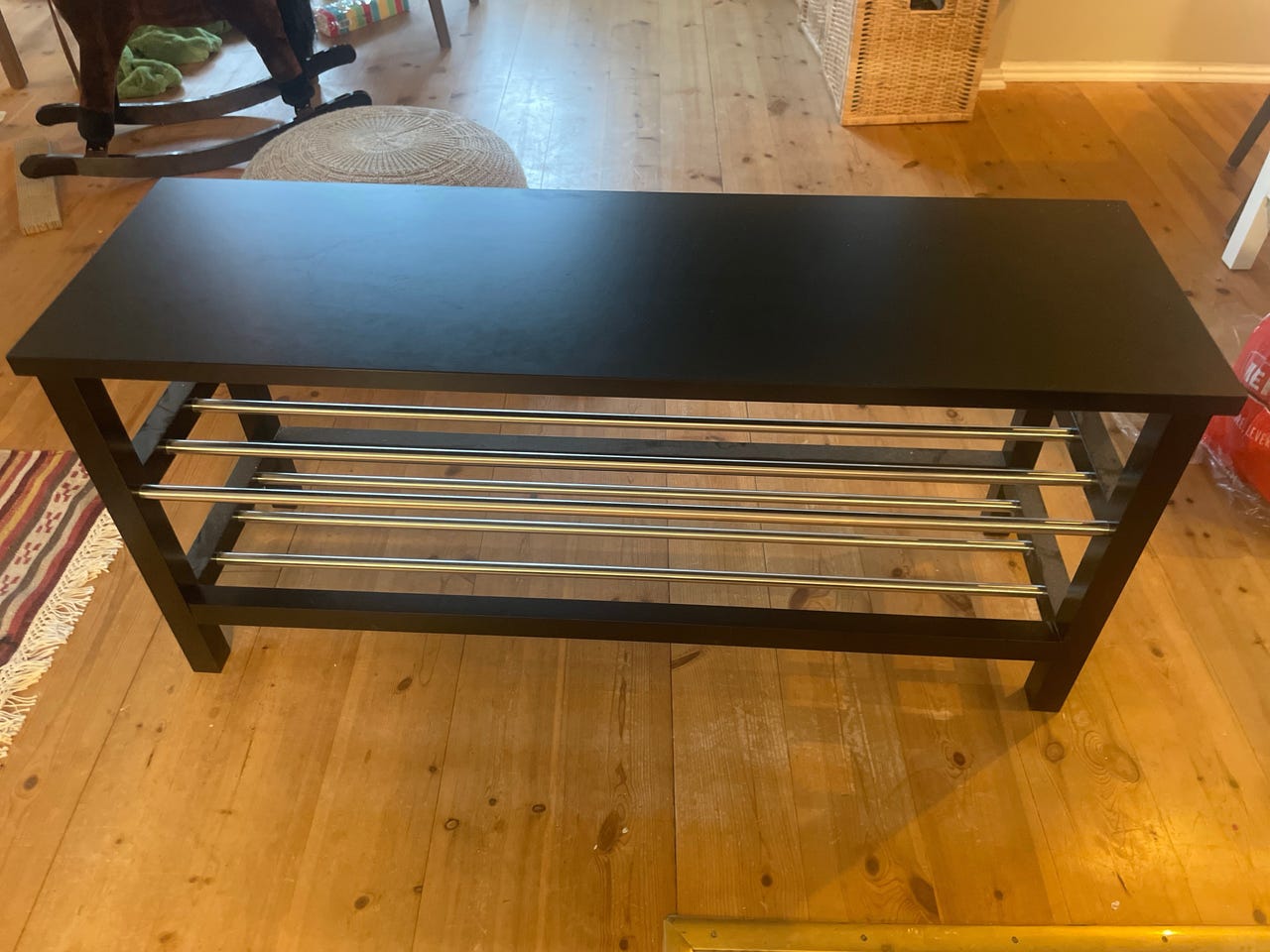 To IKEA TJUSIG hattehyller og en TJUSIG entrébenk | FINN torget