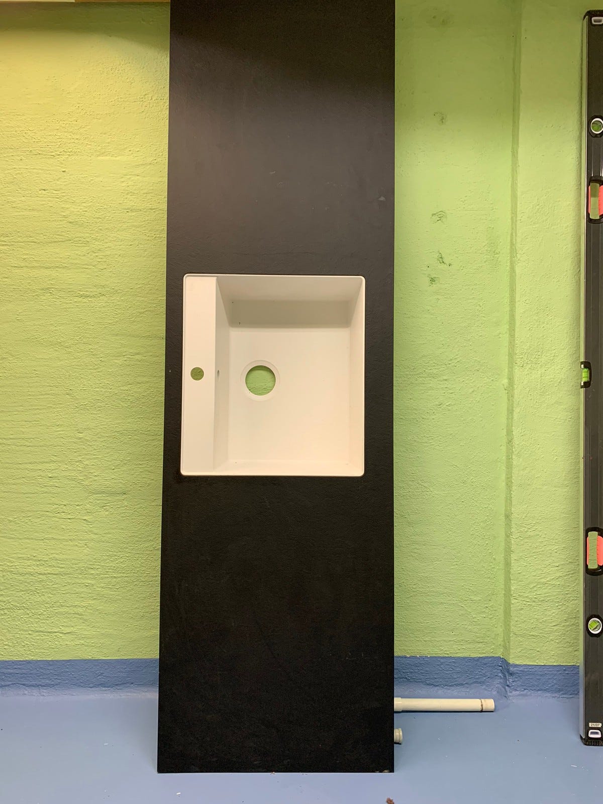 Benkeplate i kompositt med underlimt vask | FINN torget