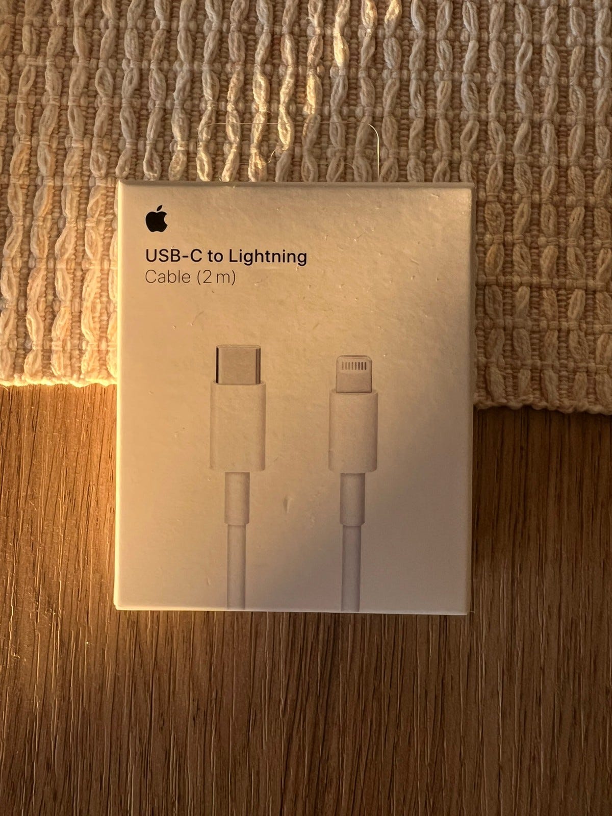 Apple USB C - lightning 2 meter hurtig ladekabel | FINN torget