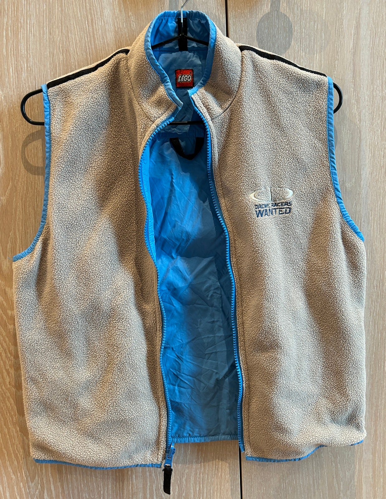 Vindtett LEGO vest str 8 år | FINN-torget