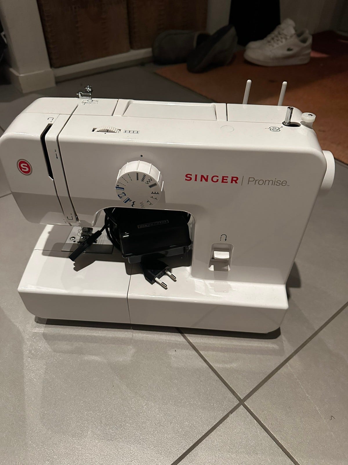 Singer Promise 1408 Symaskin, 8 sting, 1 fire-trinns knapphull | FINN ...