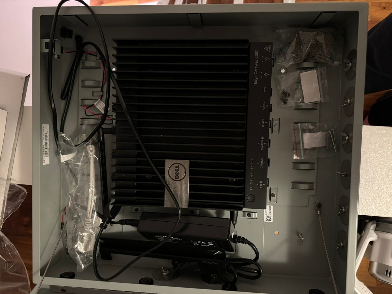 Dell Edge Gateway 5000 med skap | FINN torget