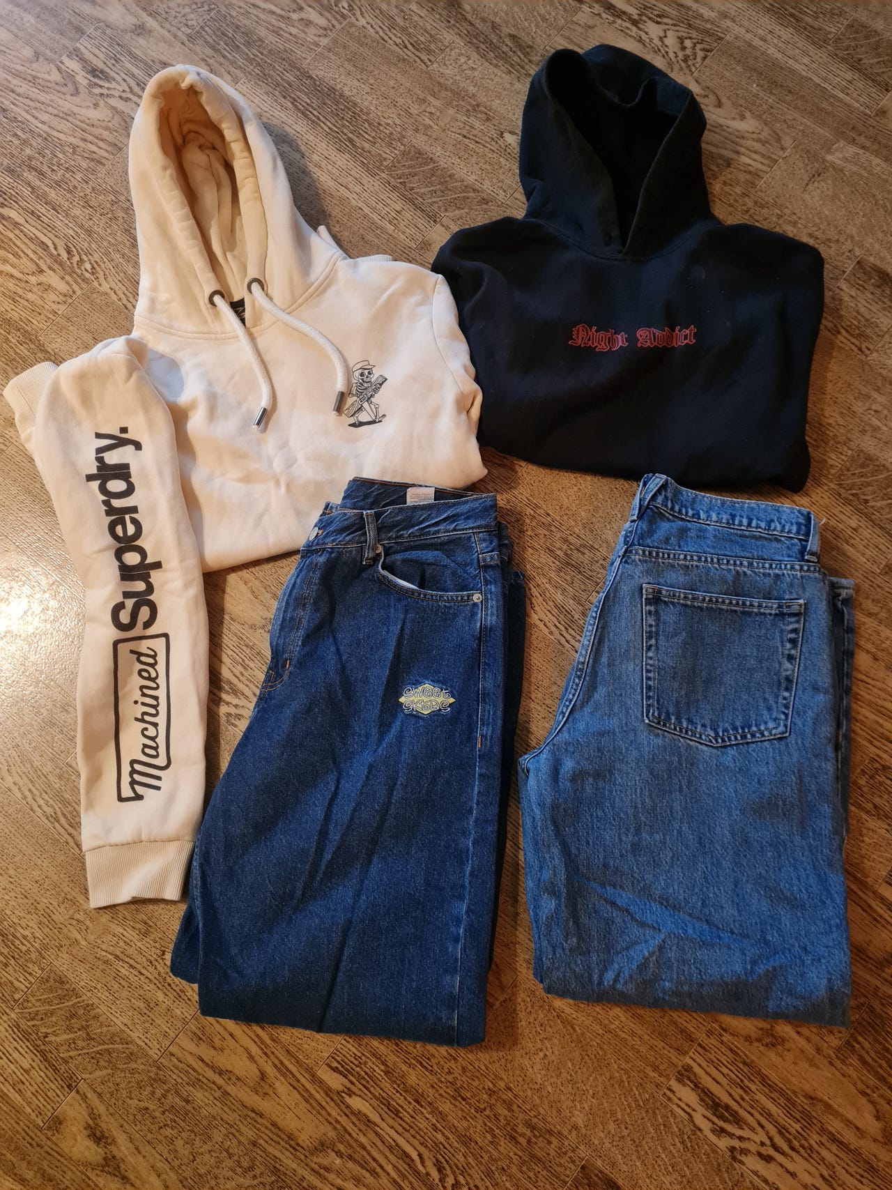 Superdry,Night addict, Vailent, Sweet sktbs | FINN torget