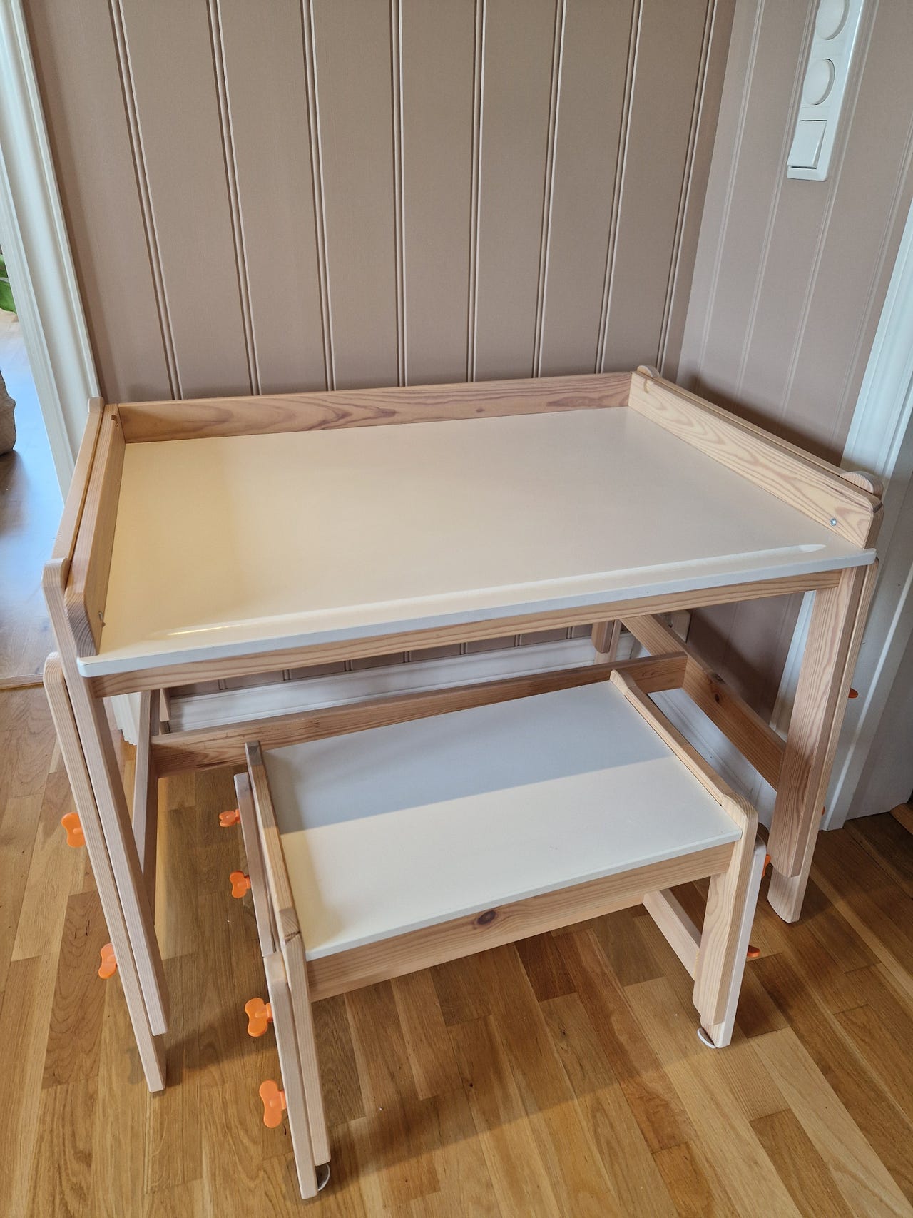 IKEA Flisat skrivebord til barn selges | FINN-torget