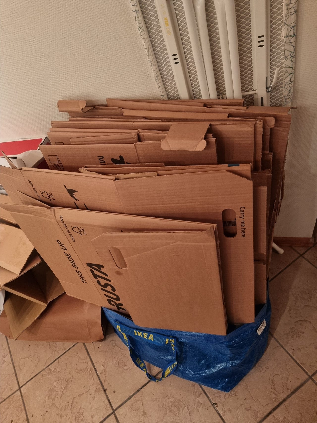 Flytteesker gis bort | FINN torget