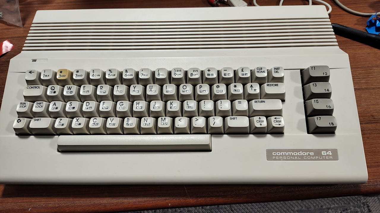 Commodore 64 C med innebygd sd2iec og jiffydos | FINN-torget