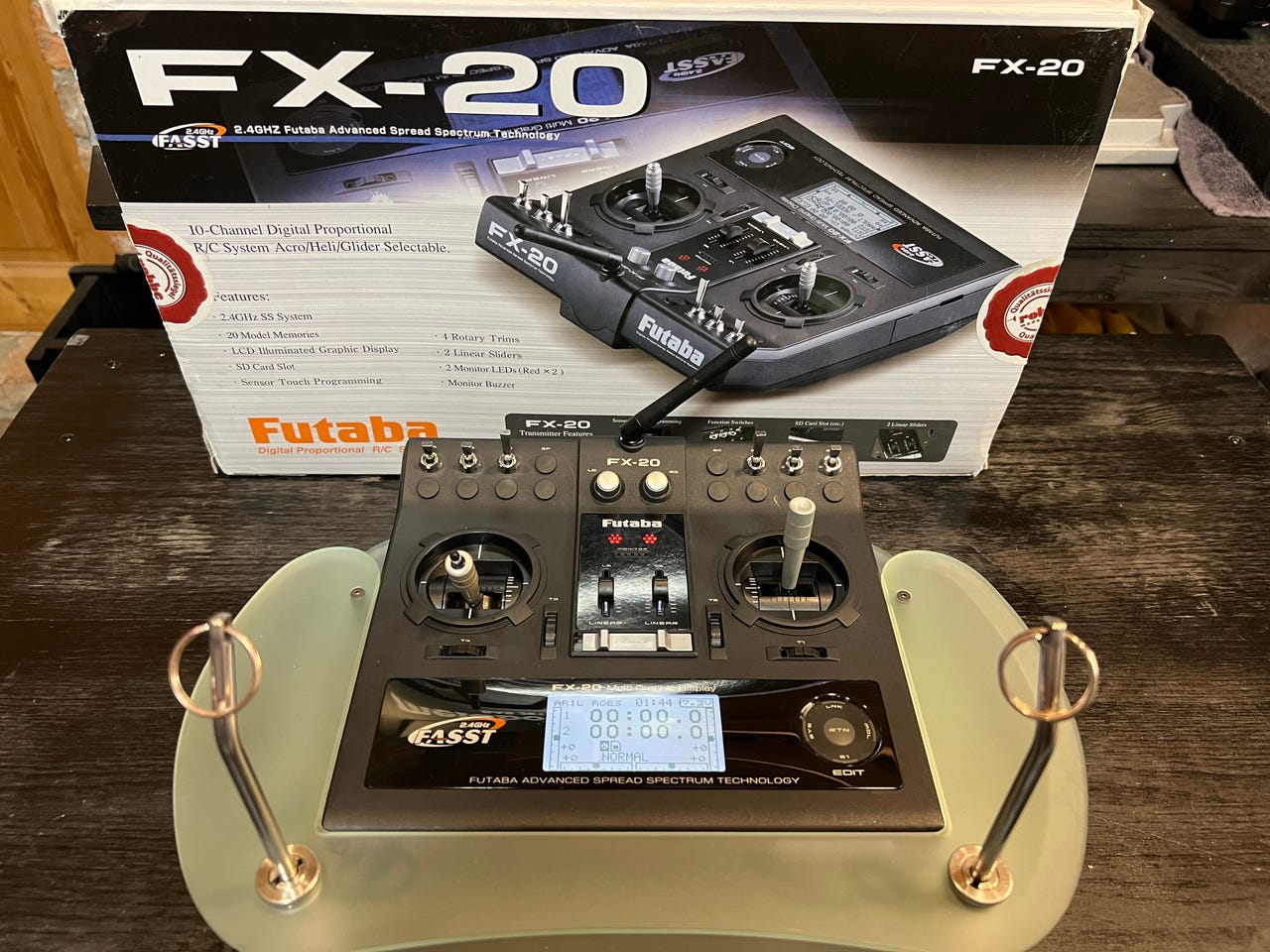 Futaba FX-20 m/senderpult og oppgraderte stikker | FINN-torget