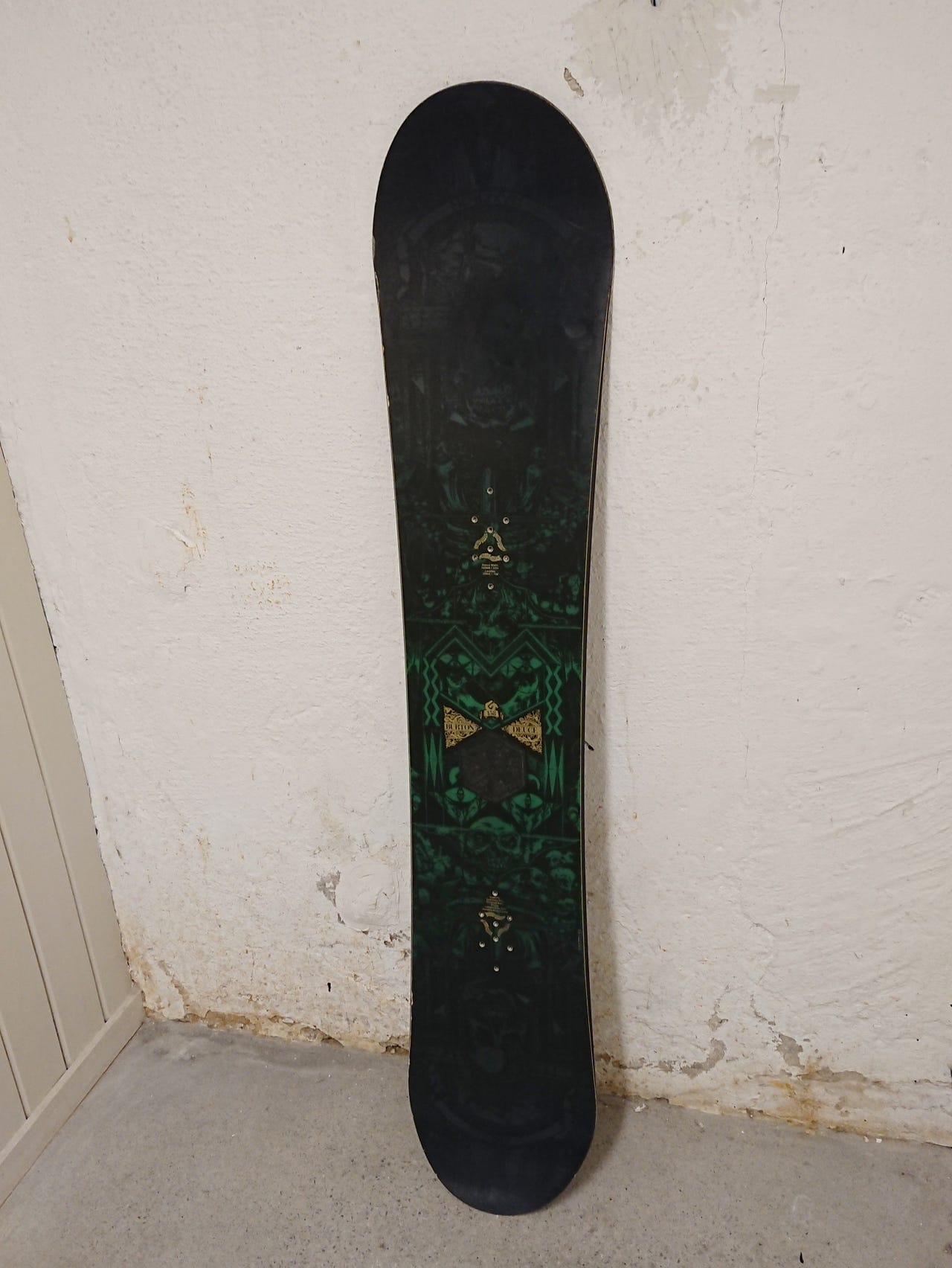 Burton Deuce snowboard | FINN torget