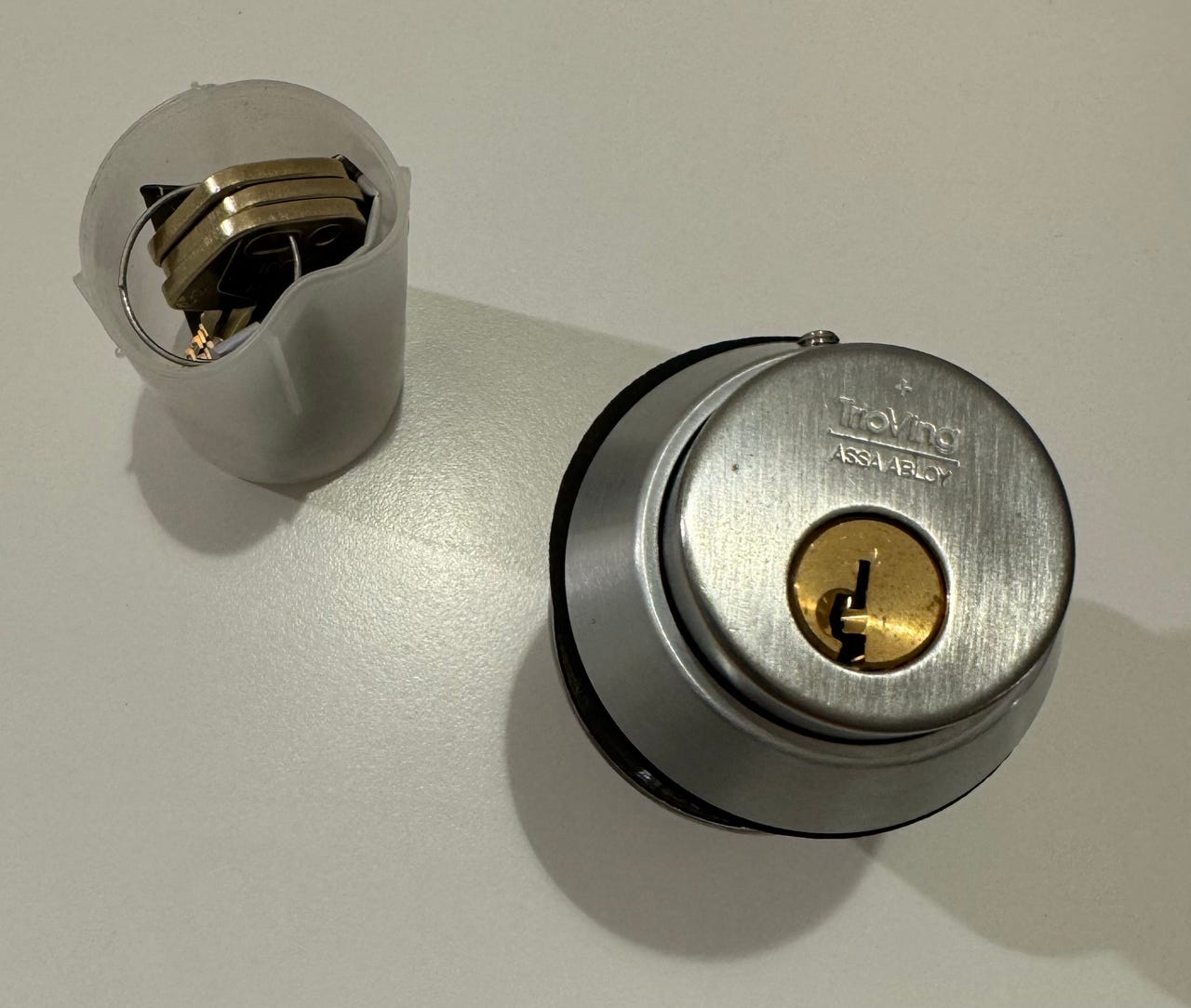 Trioving sylinder / Sylinderlås / sikkerhetslås til ytterdør | FINN-torget