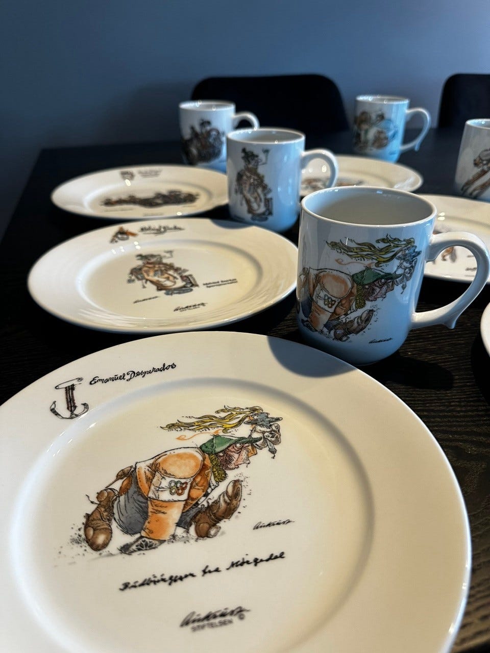 Aukrust asjett med krus. | FINN-torget