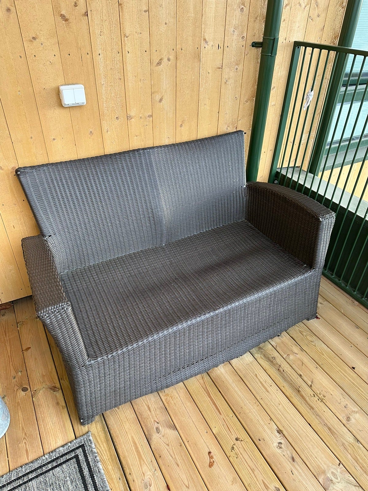 Rotting sofa og stol | FINN torget