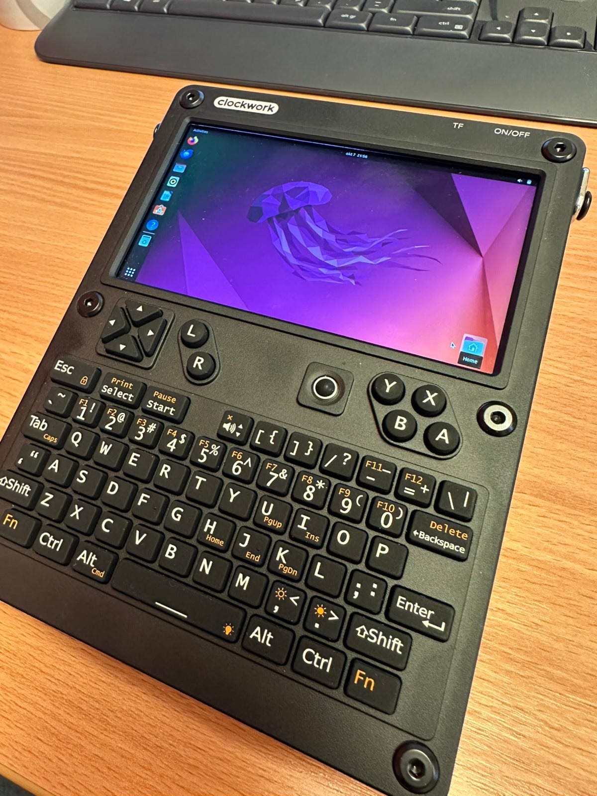 Clockwork Pi RPI-CM4 Lite Fully built UConsole w/ tool & two 18650 ...