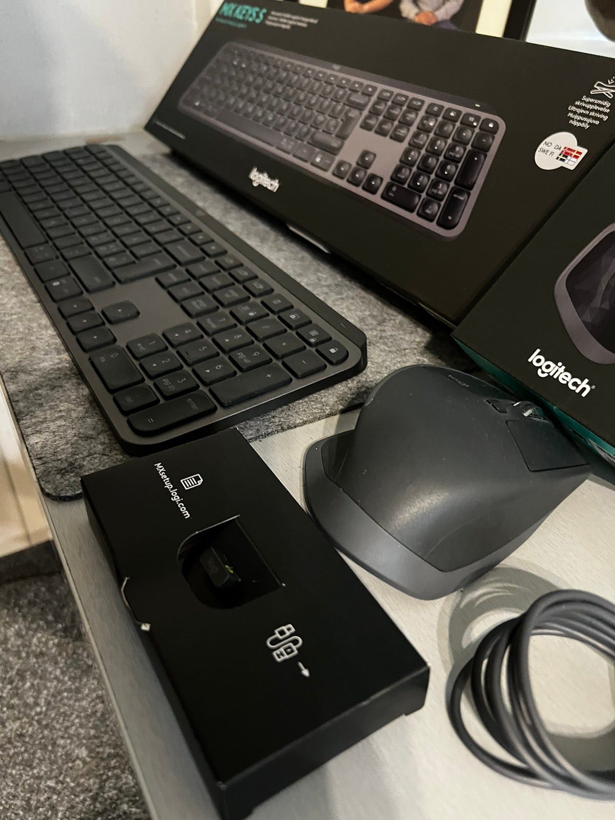Logitech MX Keys S + Logitech MX Master 2S | FINN torget