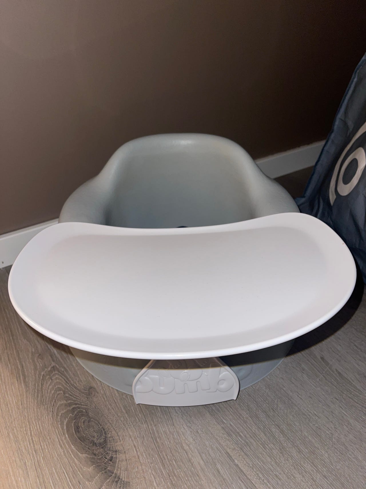 Bumbo stol med spisebrett | FINN torget