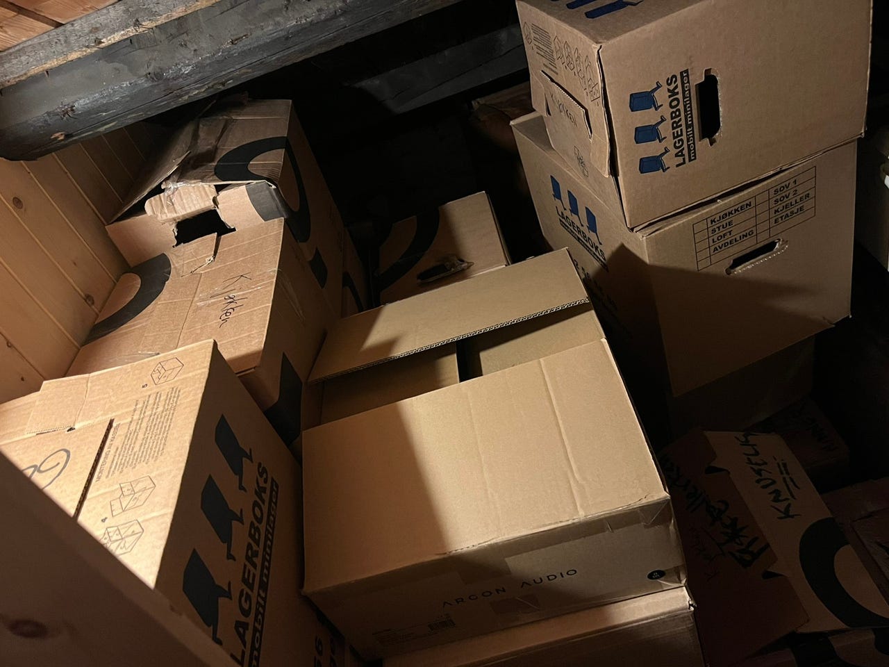 Flytteesker, halv pris, brukt én gang | FINN-torget