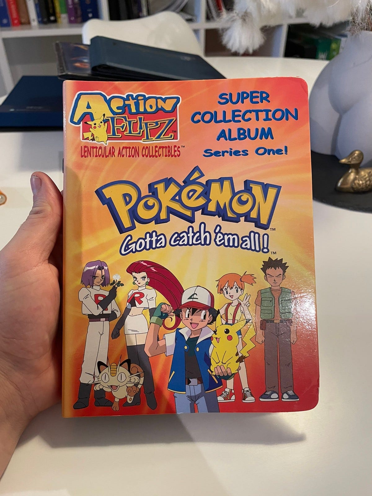 Nesten komplett Pokemon Action Flipz mappe | FINN-torget