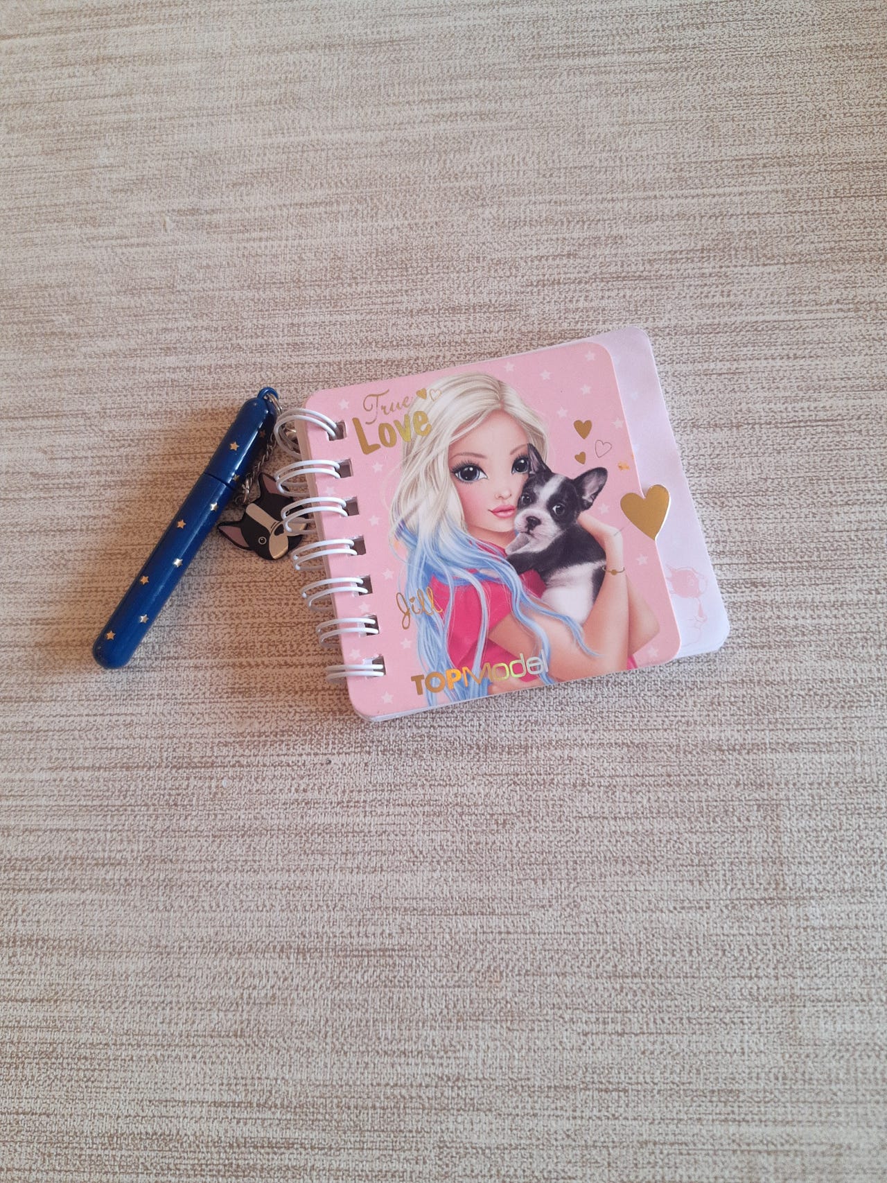 Liten tegne bok. top model | FINN torget