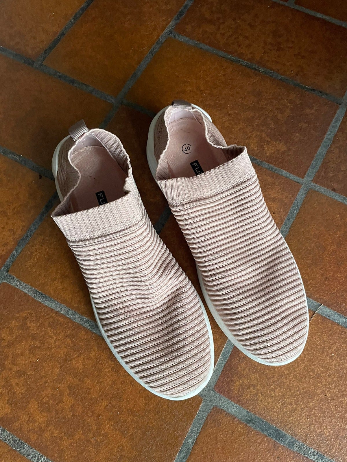 Tilnærmet nye sokke-sko gammelrosa farge str 40 | FINN-torget