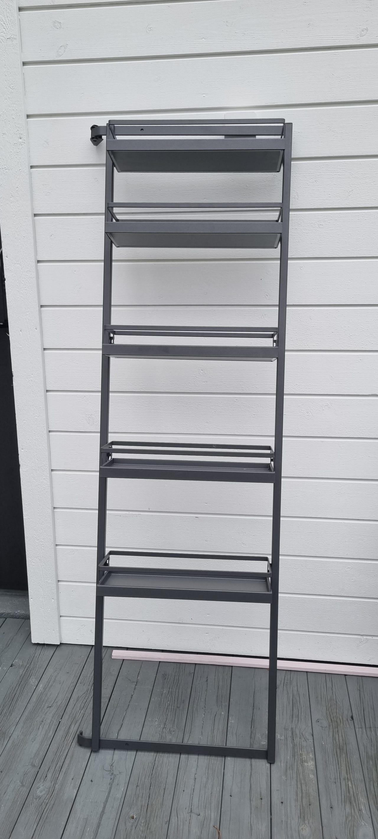 Hyller til Strai kjøkken | FINN-torget