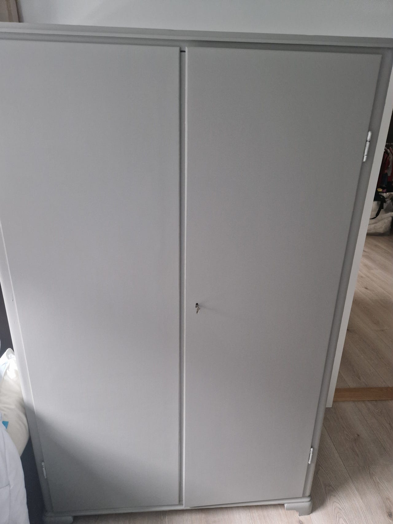 Gammelt klesskap | FINN-torget