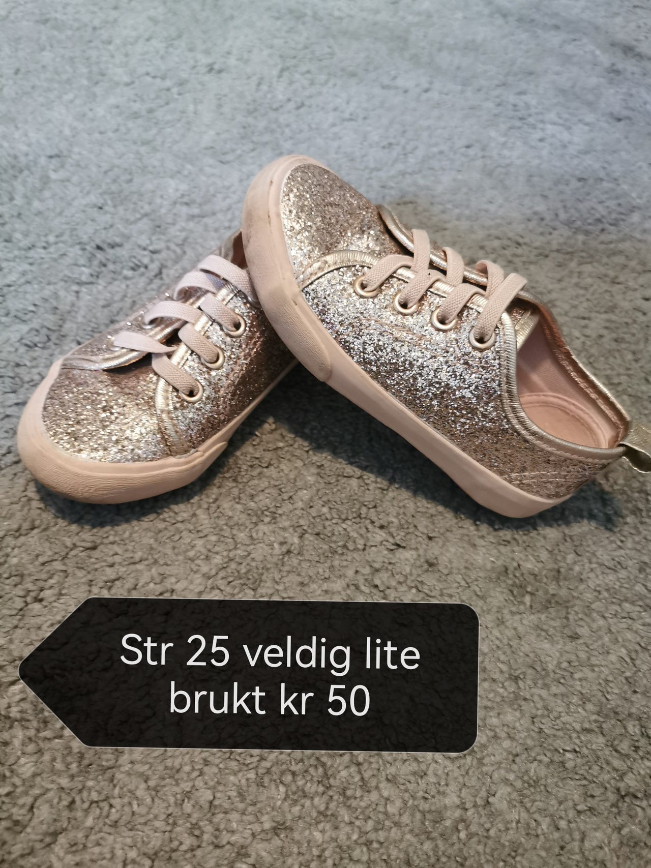 Sko med glitter | FINN-torget