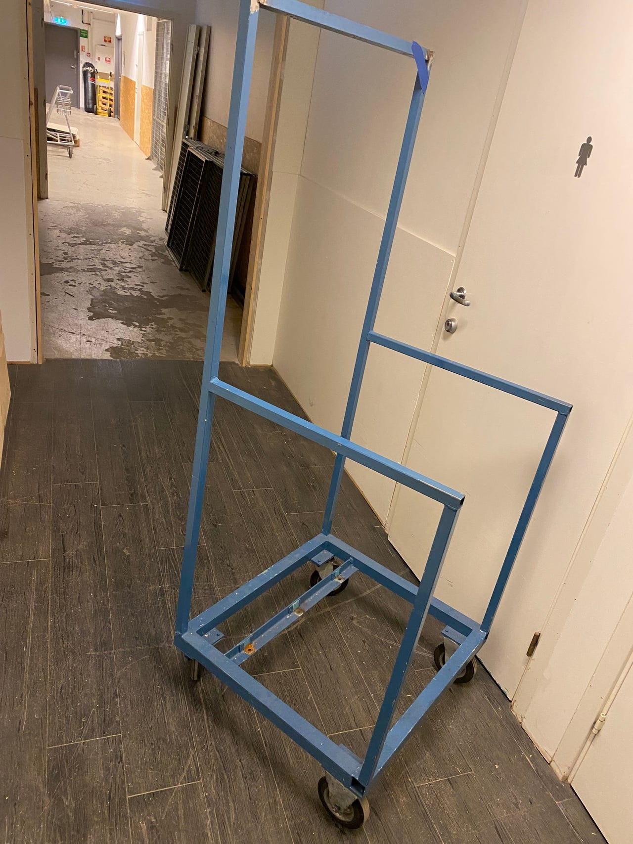 INDUSTRI VOGN/ TRANSPORT VOGN/ HALVBUR PÅ HJUL | FINN-torget