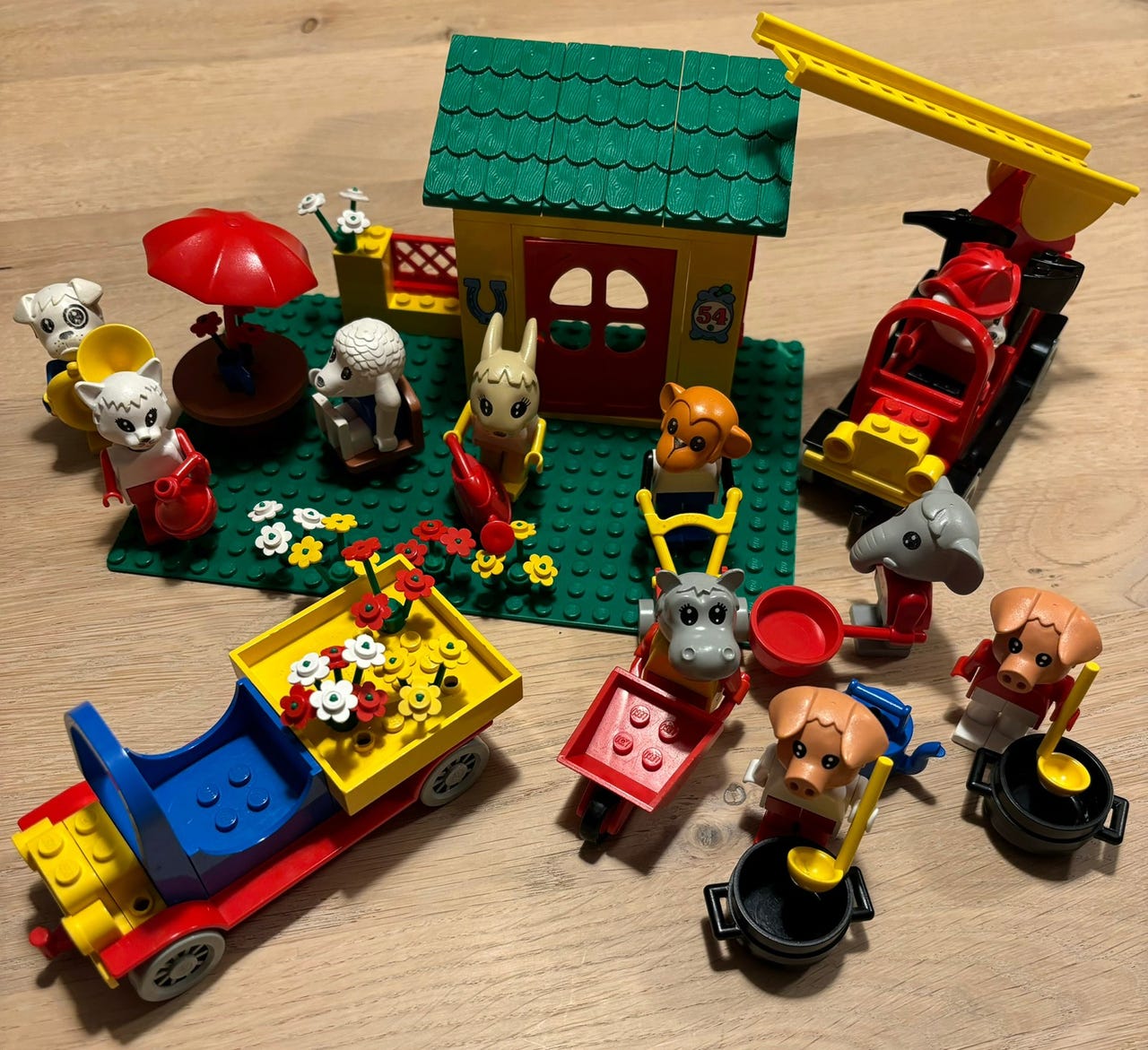 Lego Fabuland 3627, 3654, 3638, 3703 + figurer m/tilbehør | FINN torget