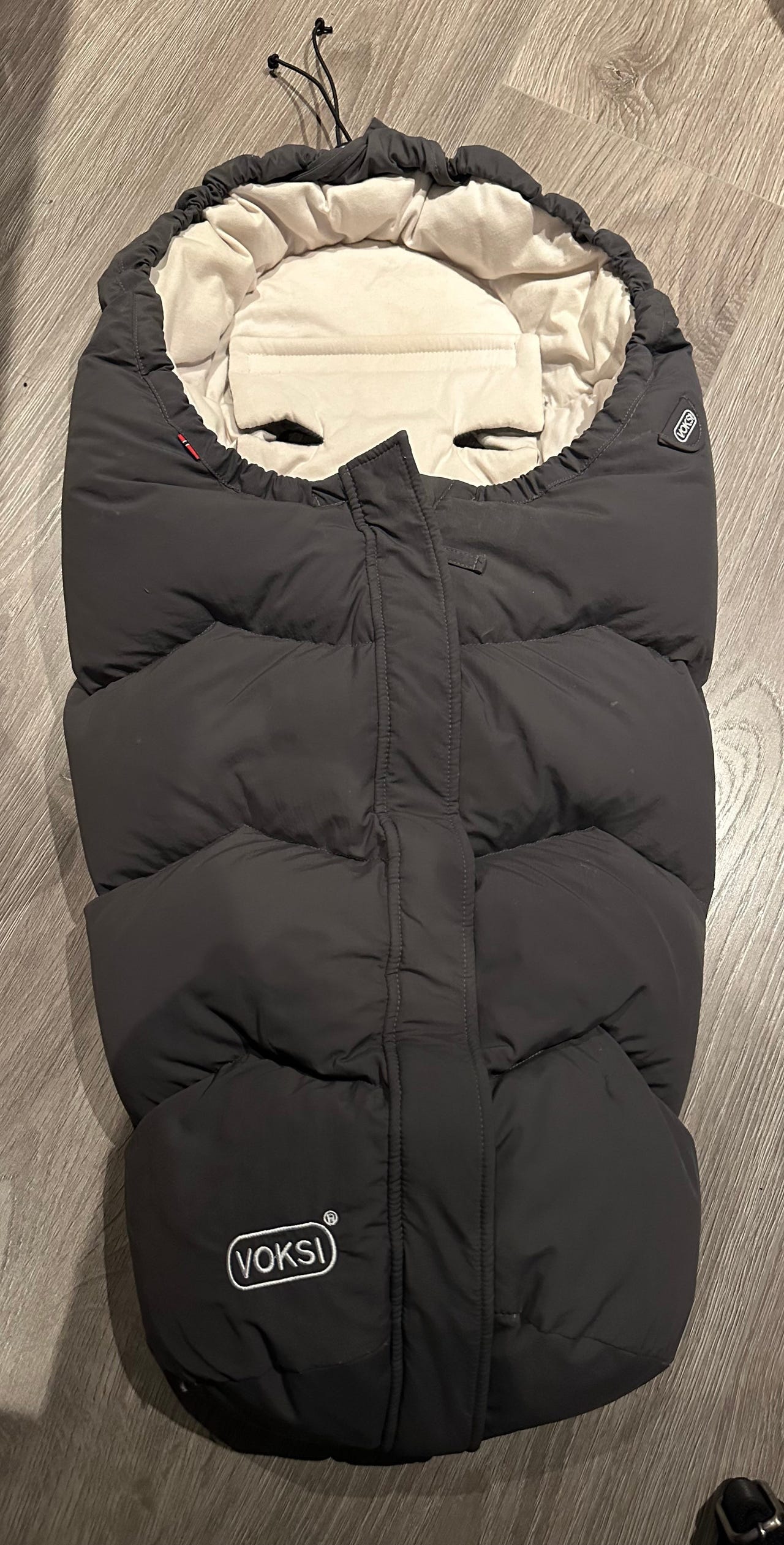 Voksi Move Bilstolpose, Grey Cream | FINN torget