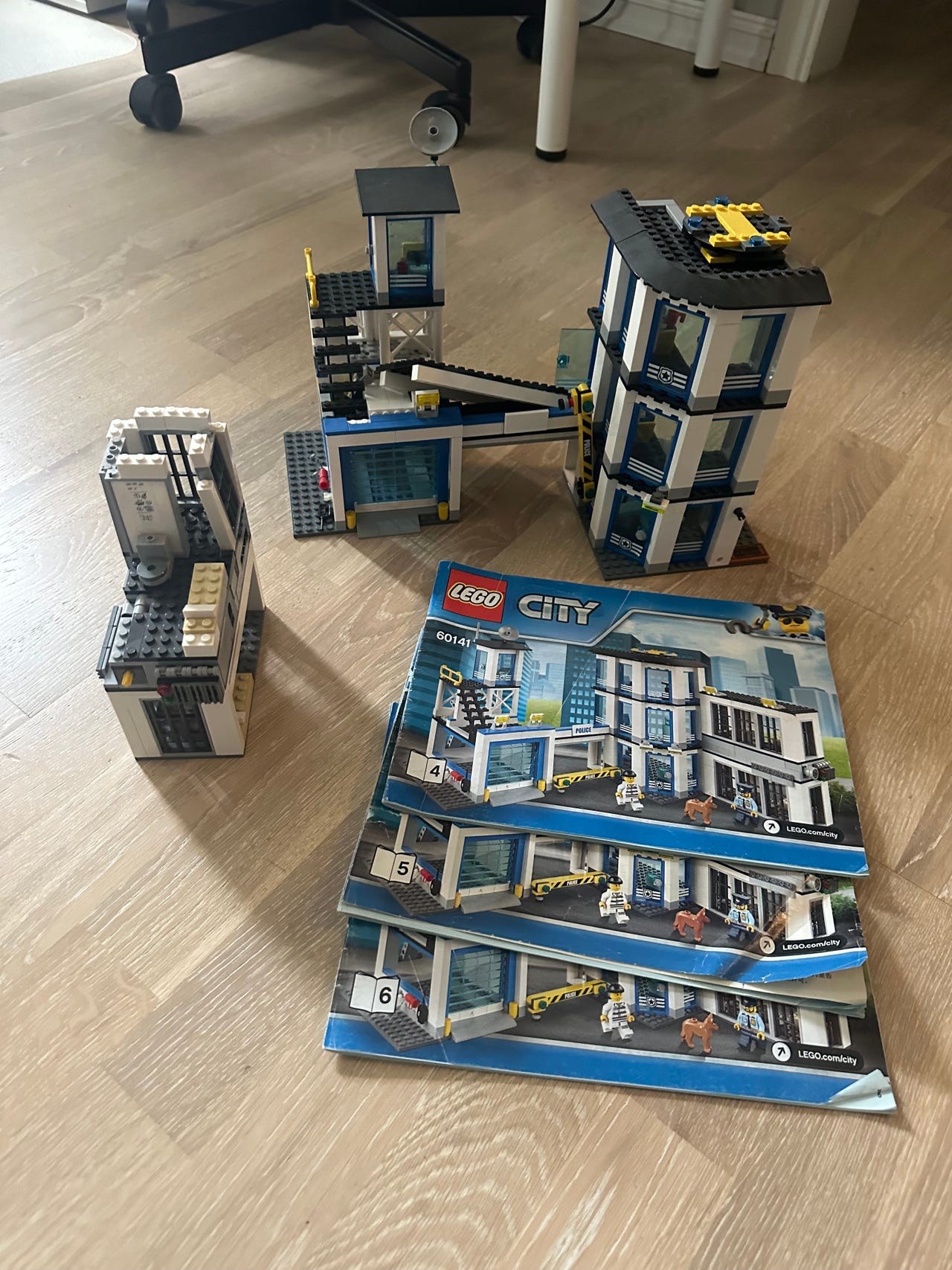 Lego politistasjon 60141 | FINN-torget