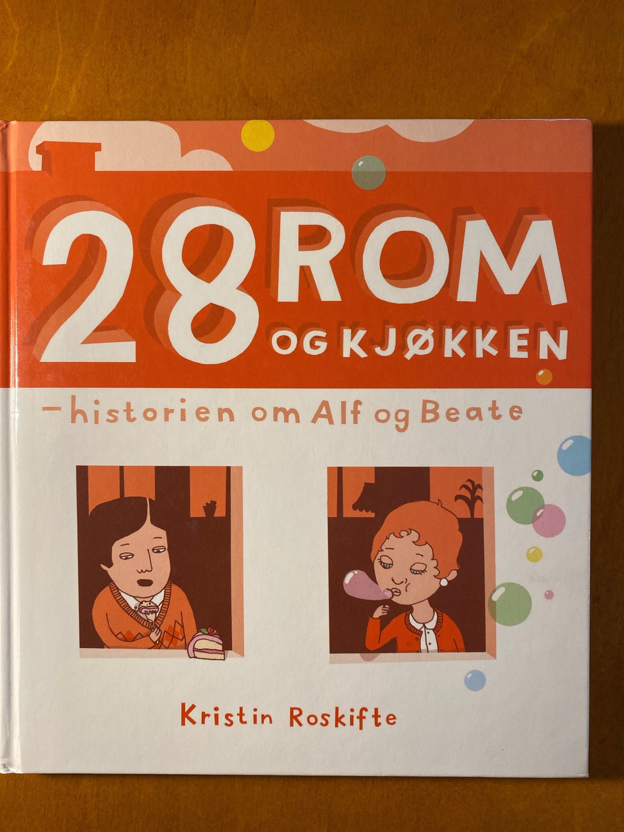 28 rom og kjøkken, historien om Alf og Beate av Kristin Roskifte | FINN ...