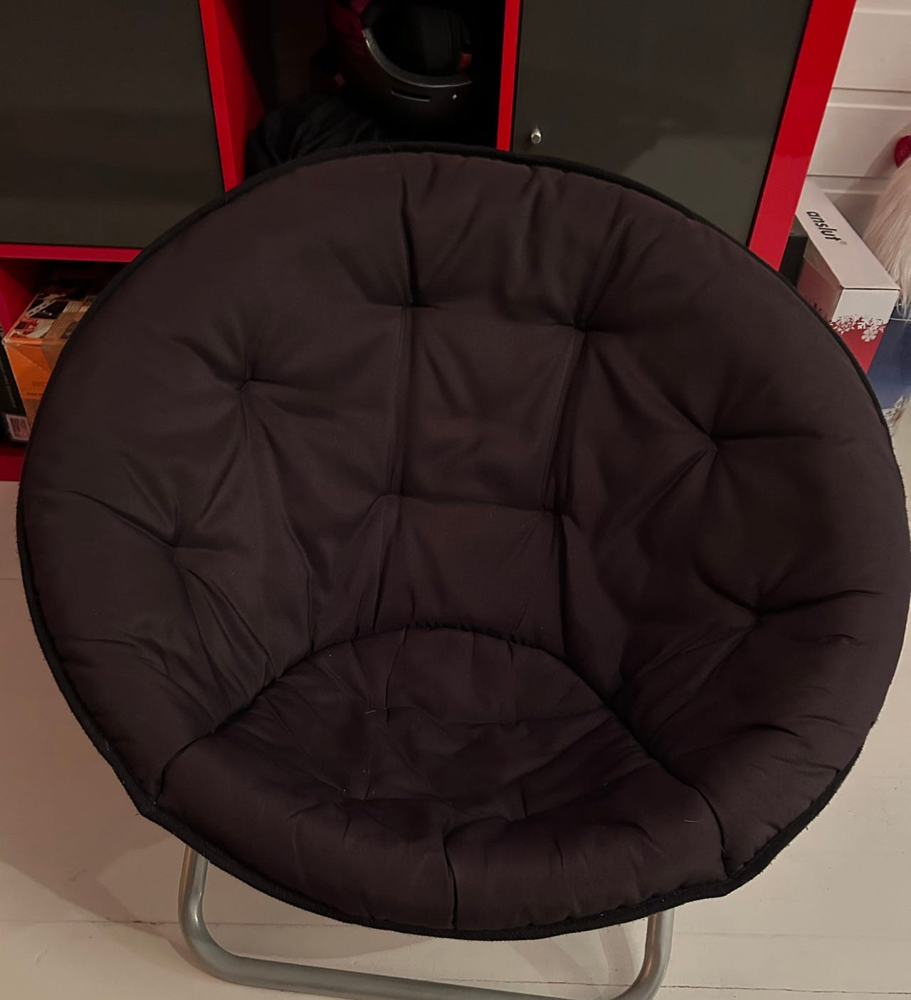 Pent brukt rund sofa stol selges | FINN torget