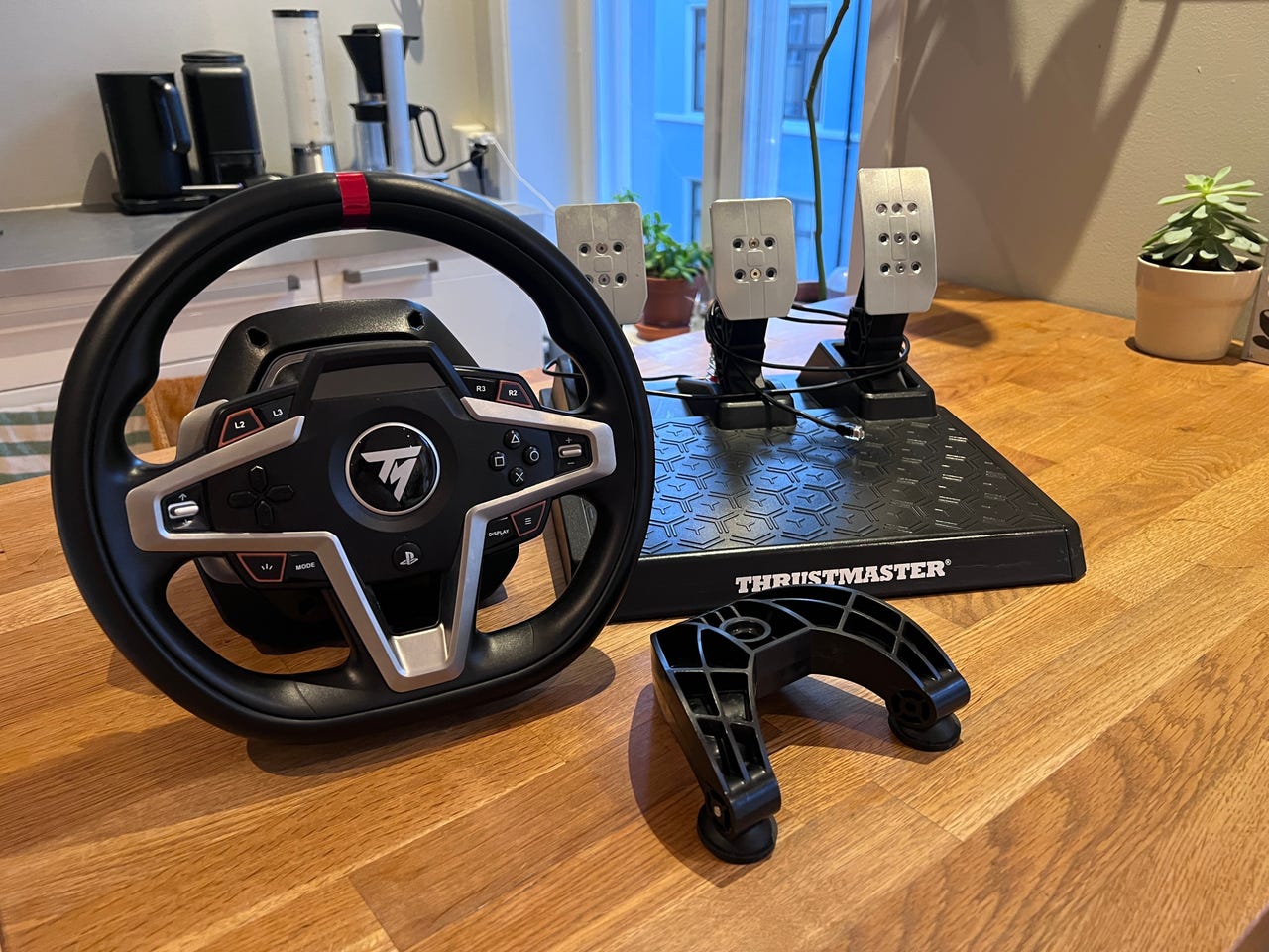 Thrustmaster T248 | Ratt og pedal-sett | Playstation og PC | FINN torget