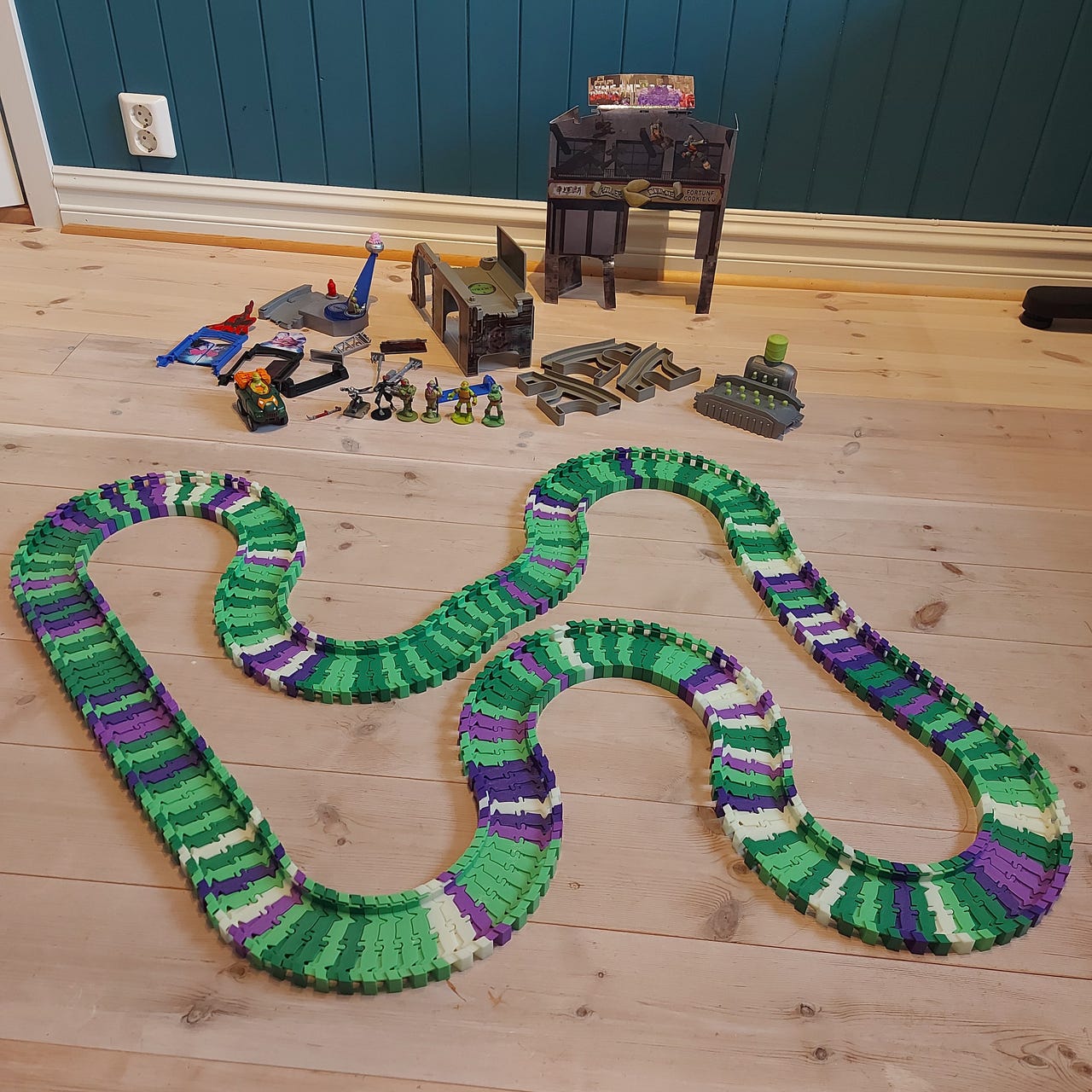 Flexi-Trax bilbane med Ninja Turtles | FINN torget