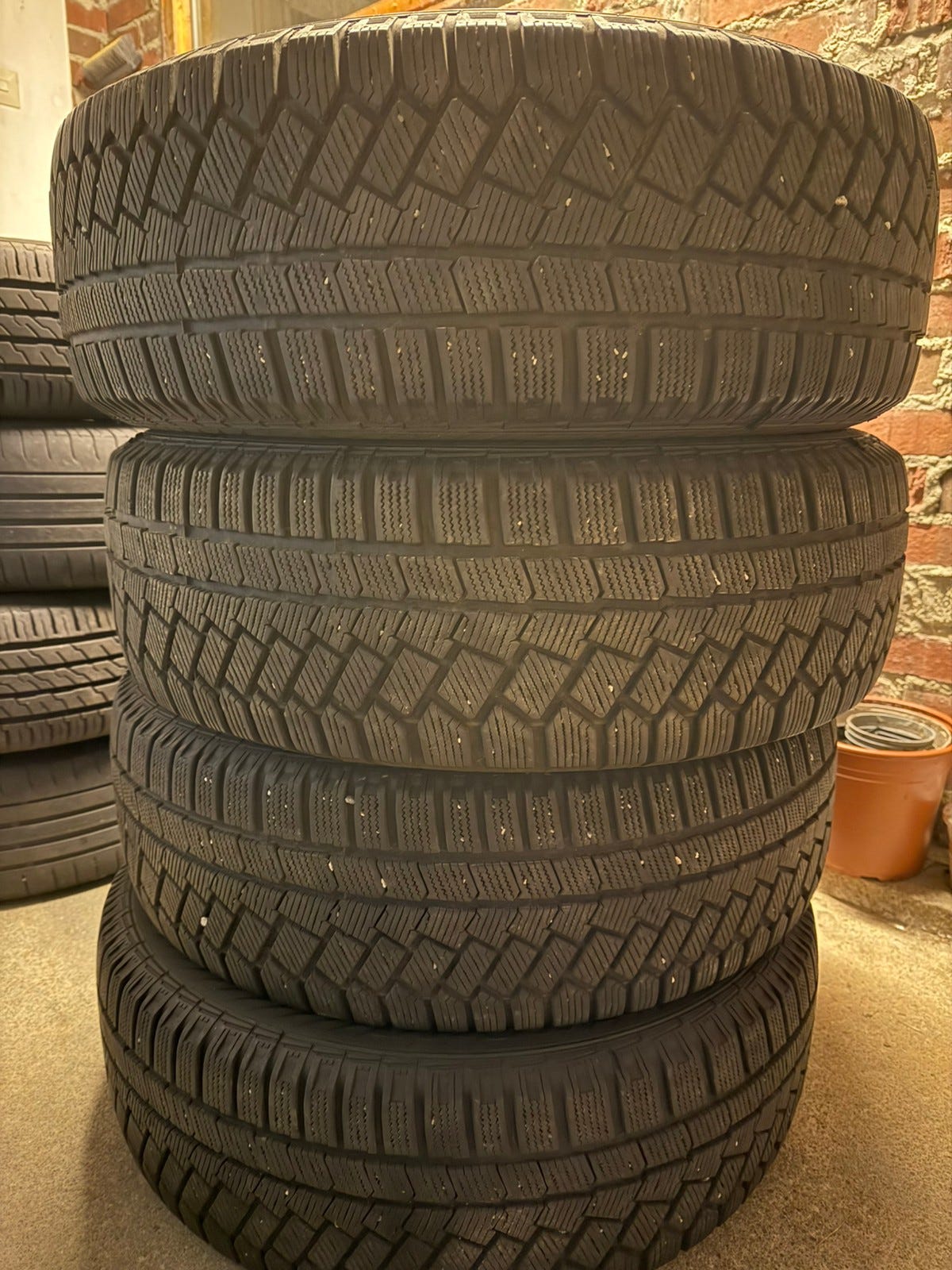 Vinterdekk 225/65 R17 | FINN torget
