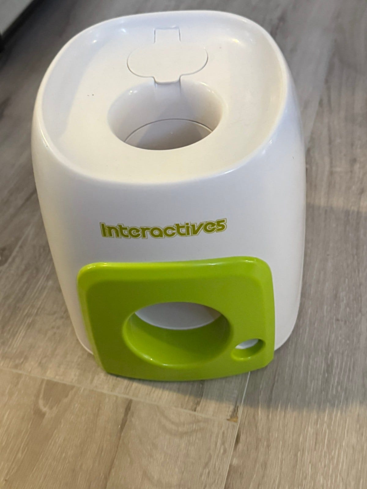 Tennisball kaster hundeleke selges! | FINN torget