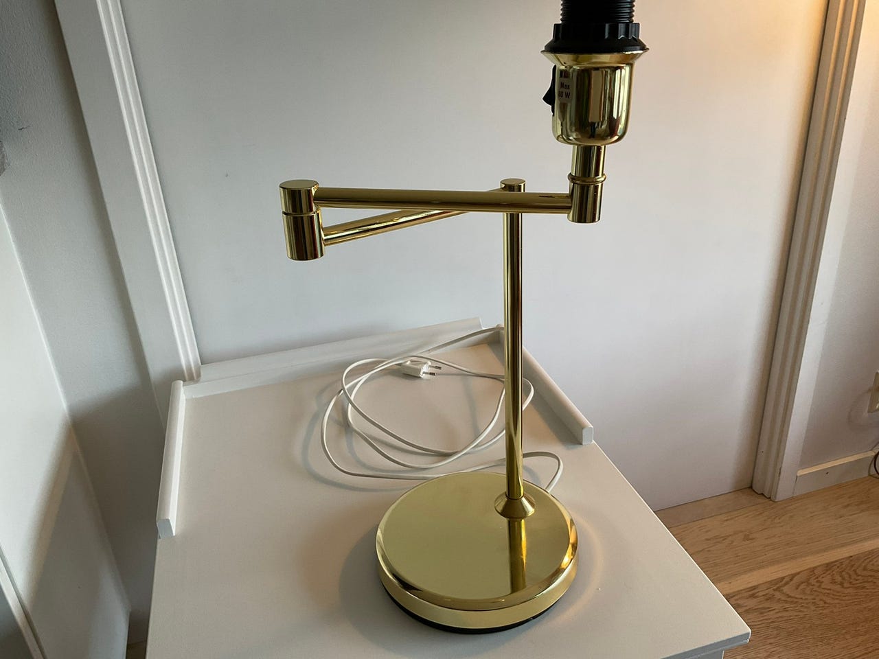 Bordlampe med svingarm fra Scan Lamp | FINN torget