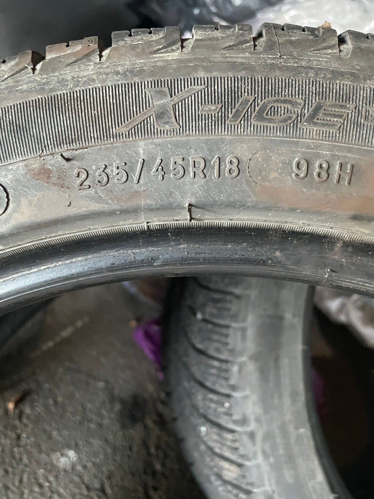 Michelin vinterdekk til salgs – 235/45/18 | FINN torget